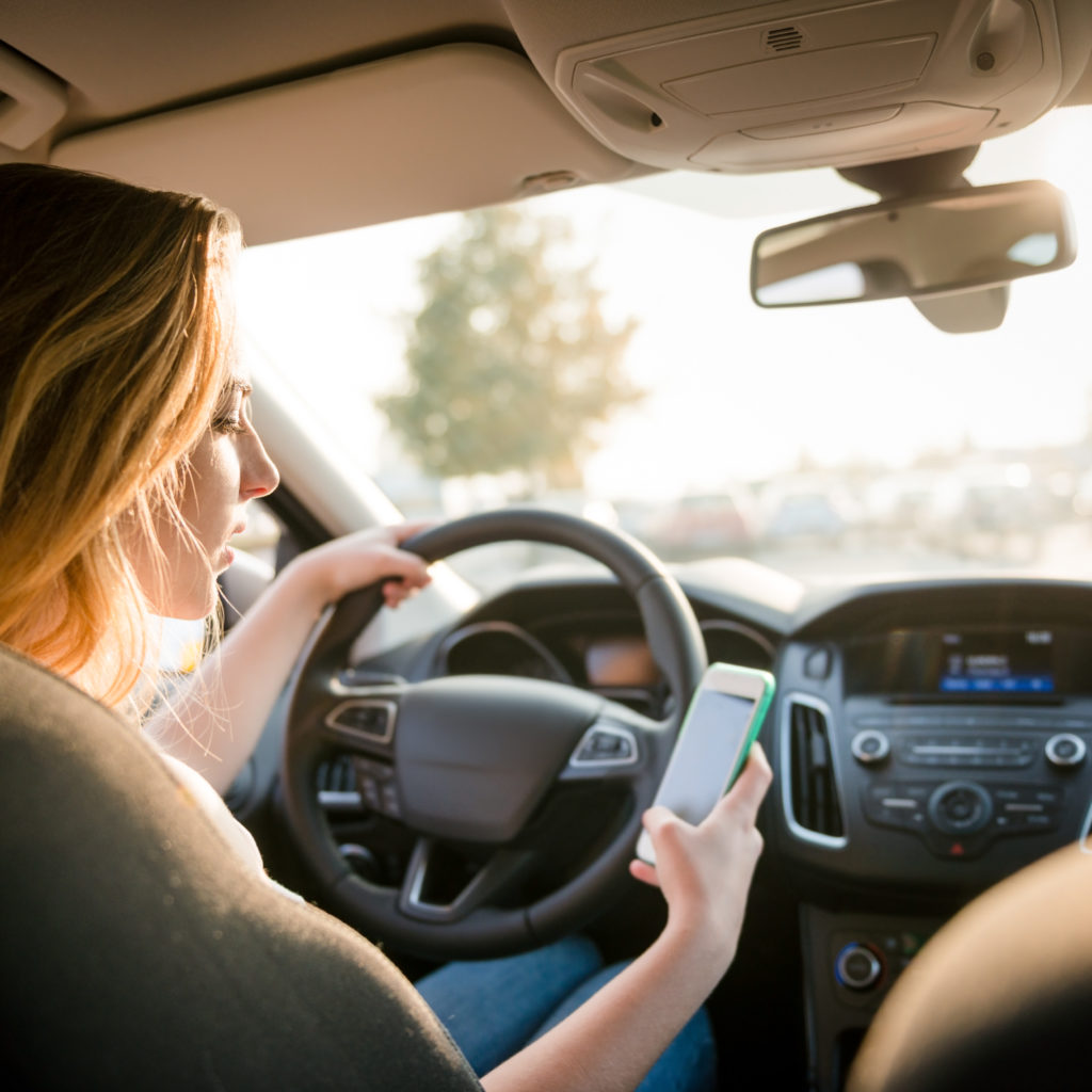 Avoiding Driver Distractions | MMG Insurance